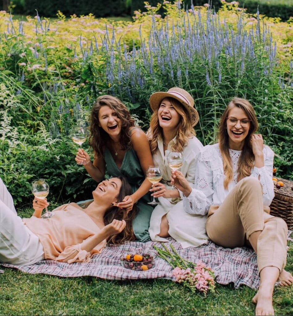 8 Friendship Dates to do with Your Bestie – 100% PURE