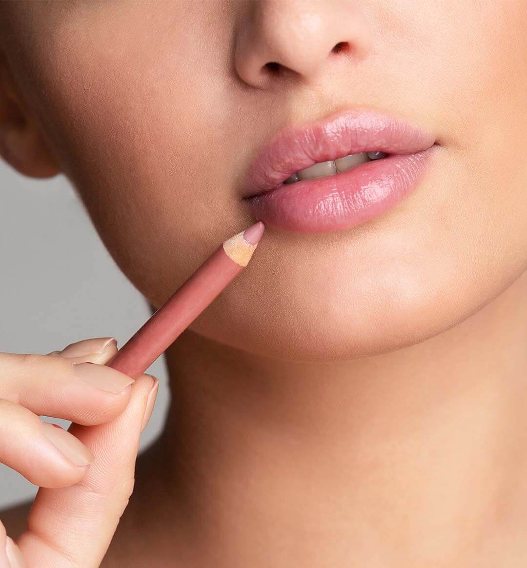 TikTok Trends for Full Lips – 100% PURE